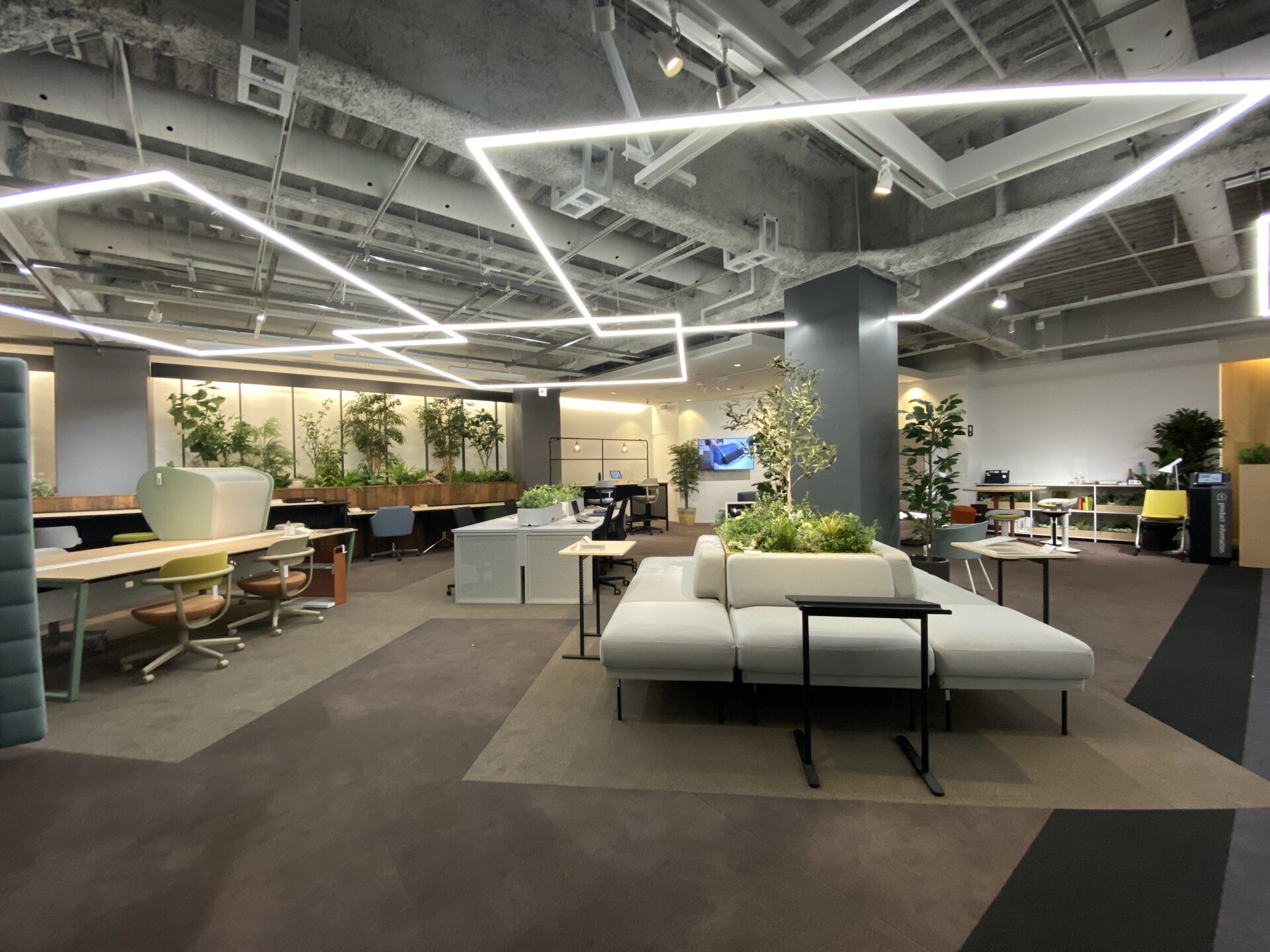 The Howard Hughes Dilemma: Why We Commute Two Hours for a Stylish ...